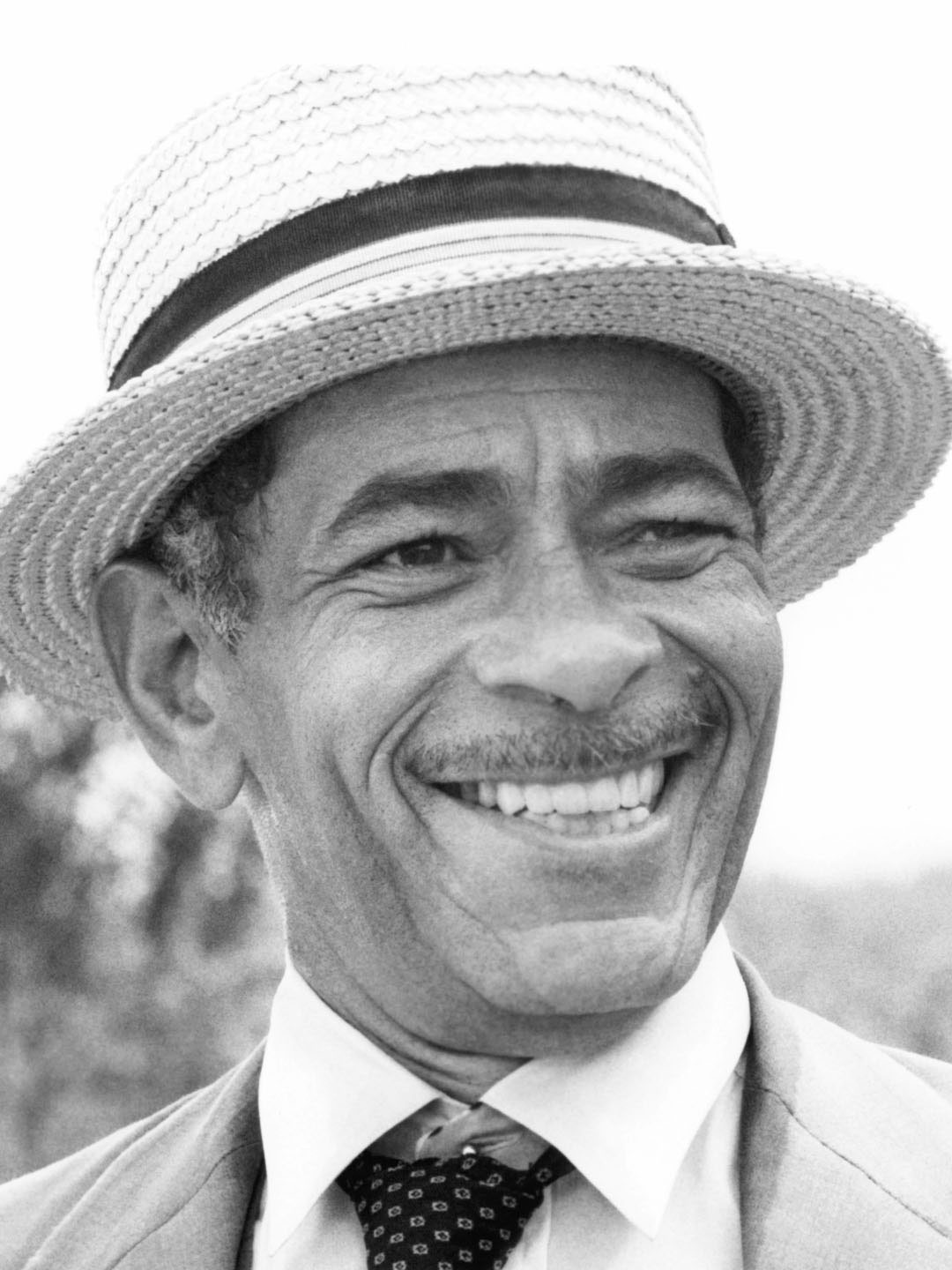 Adolph Caesar Height - CelebsHeight.org