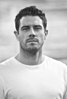 Beau Brady Height - CelebsHeight.org