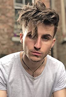 Seán Óg Cairns Height - CelebsHeight.org