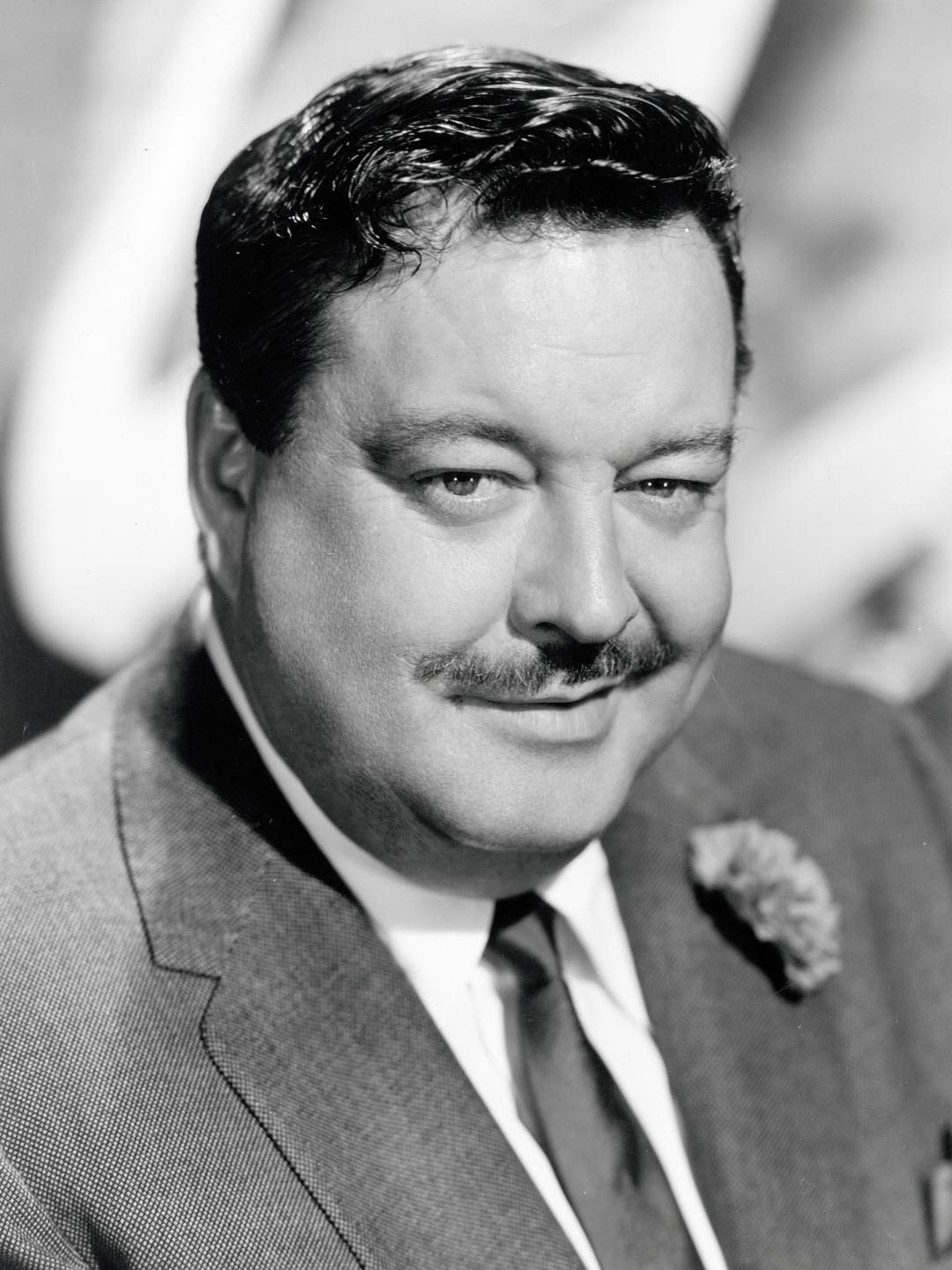Jackie Gleason Height - CelebsHeight.org
