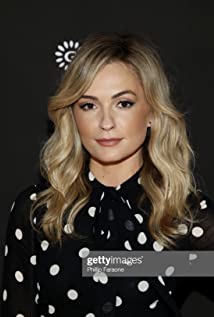 Lindsey Gort Height - CelebsHeight.org
