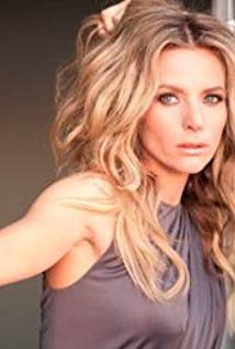 Jessalyn Gilsig Height - CelebsHeight.org