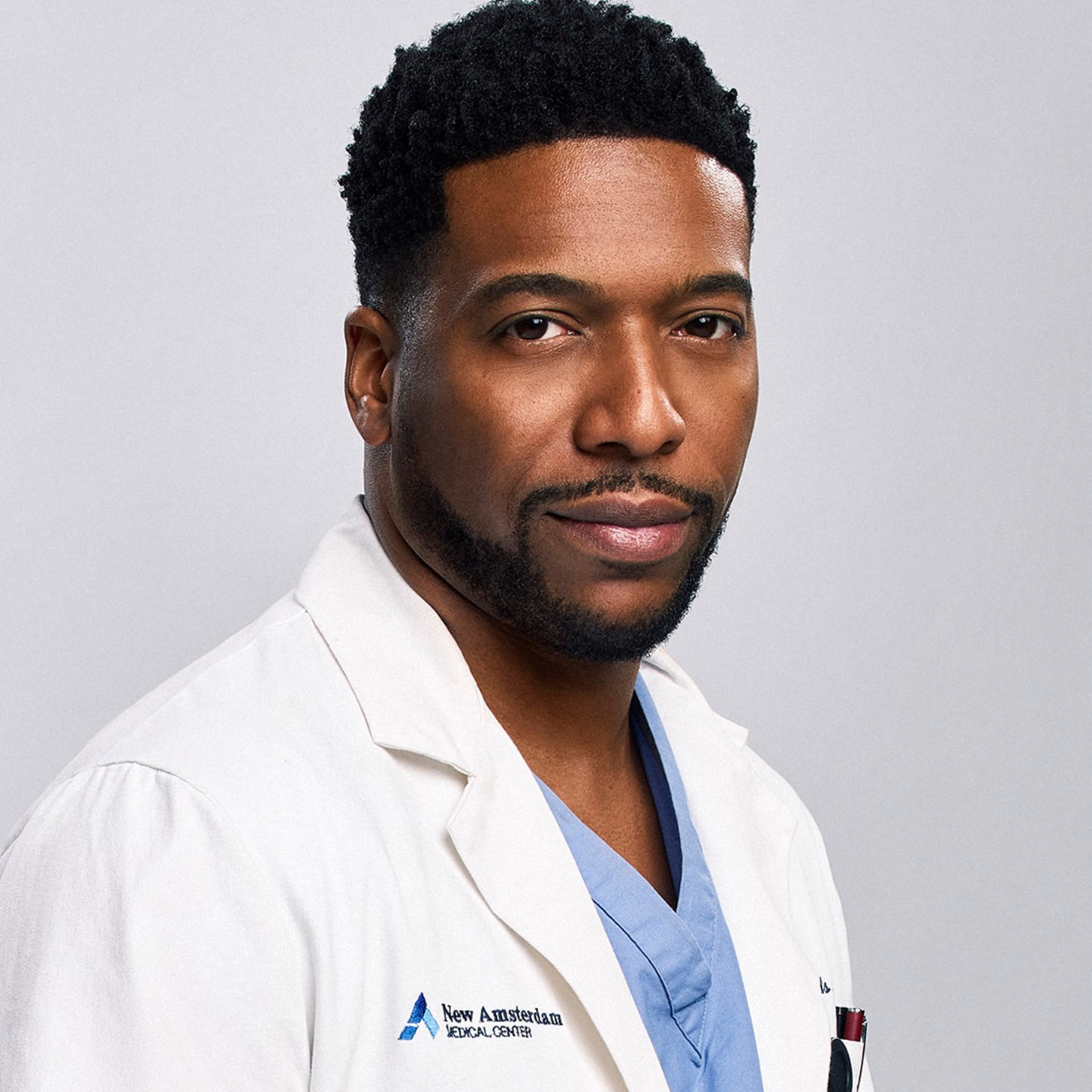 Jocko Sims Height - CelebsHeight.org