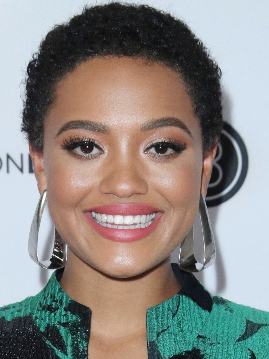 Kiersey Clemons Height - CelebsHeight.org