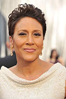 Robin Roberts Height - CelebsHeight.org