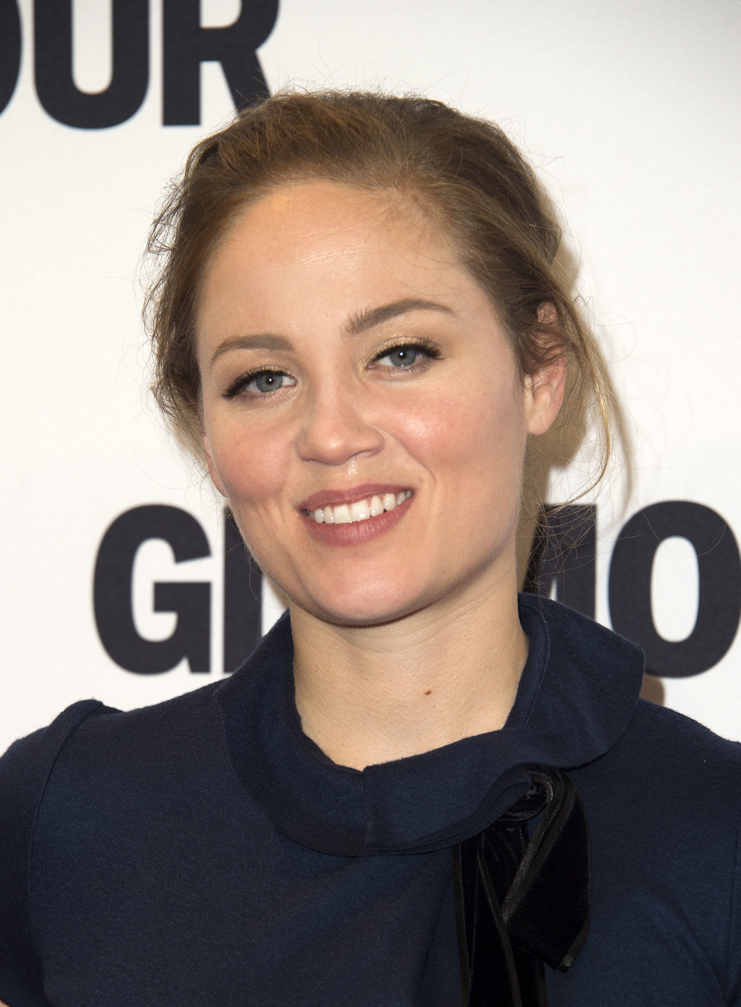 Erika Christensen Height - CelebsHeight.org