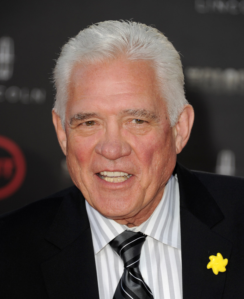 George William Bailey Height - CelebsHeight.org