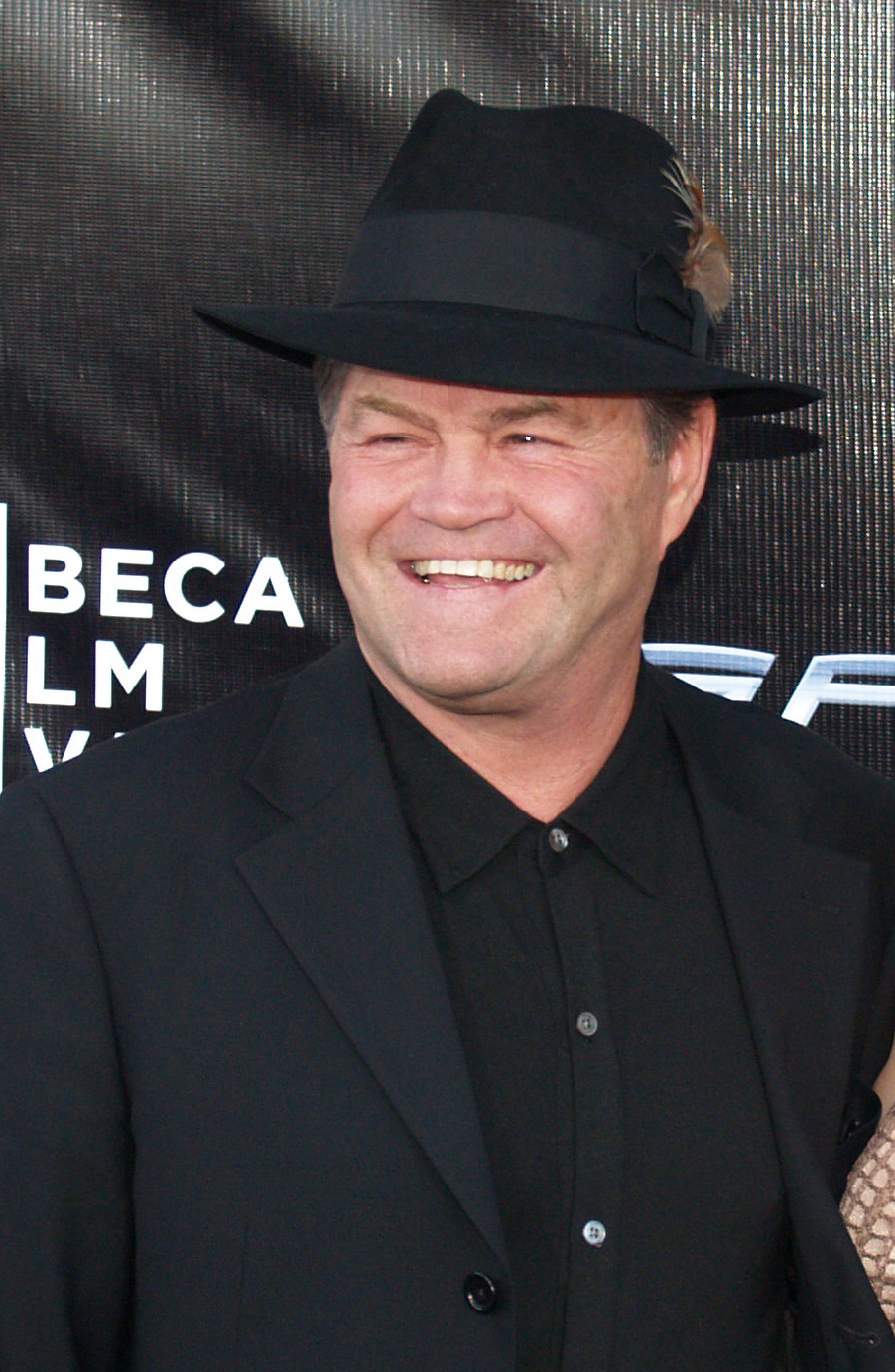 Micky Dolenz Height - CelebsHeight.org