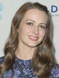 Amy Acker Height - CelebsHeight.org