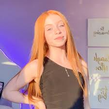 Celebrities Starting With W Heights - CelebsHeight.org