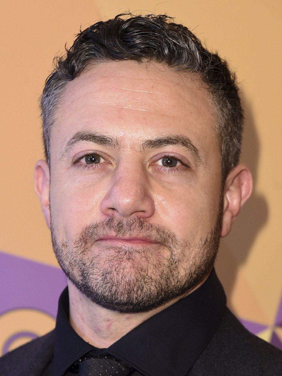 Warren Brown Height - CelebsHeight.org