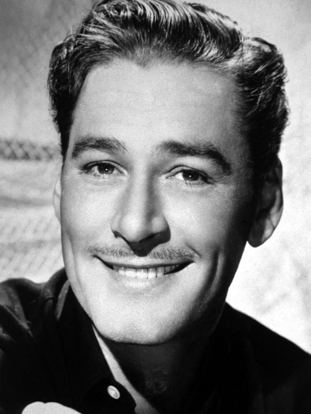 Errol Flynn Height - CelebsHeight.org