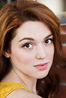 Jennifer Stone Height - CelebsHeight.org