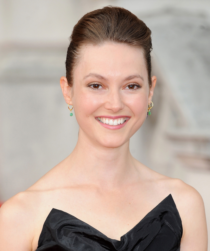 Lydia Wilson Height - CelebsHeight.org
