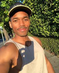 D'Angelo Height - CelebsHeight.org