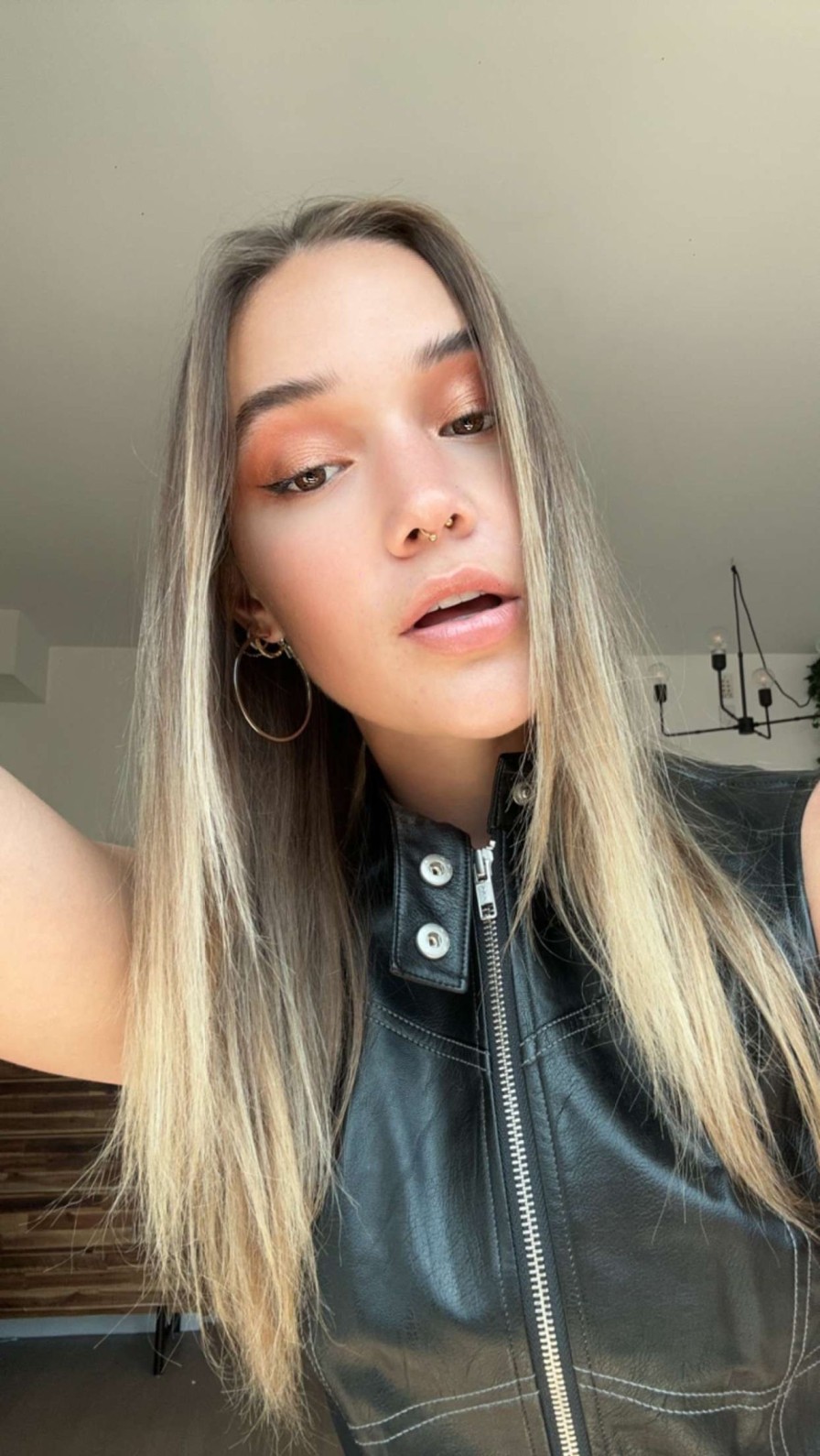 Charlie Heaton Height - CelebsHeight.org